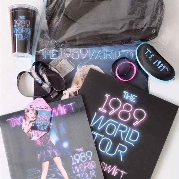 Taylor Swift | Accessories | Taylor Swift Vip Package For 989 World ...